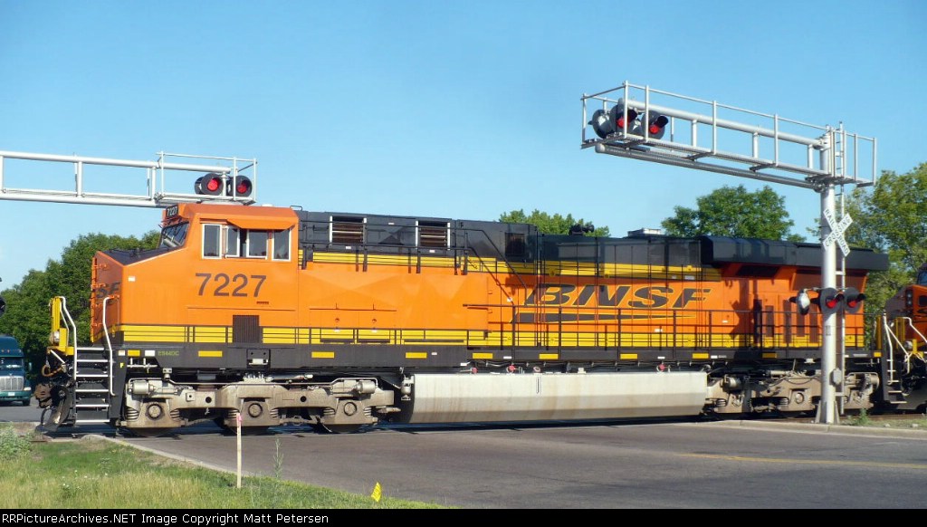 BNSF 7227